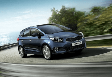 So sánh Kia Rondo và Toyota Innova: MPV gia đình đáng tiền? - Blog Xe ...